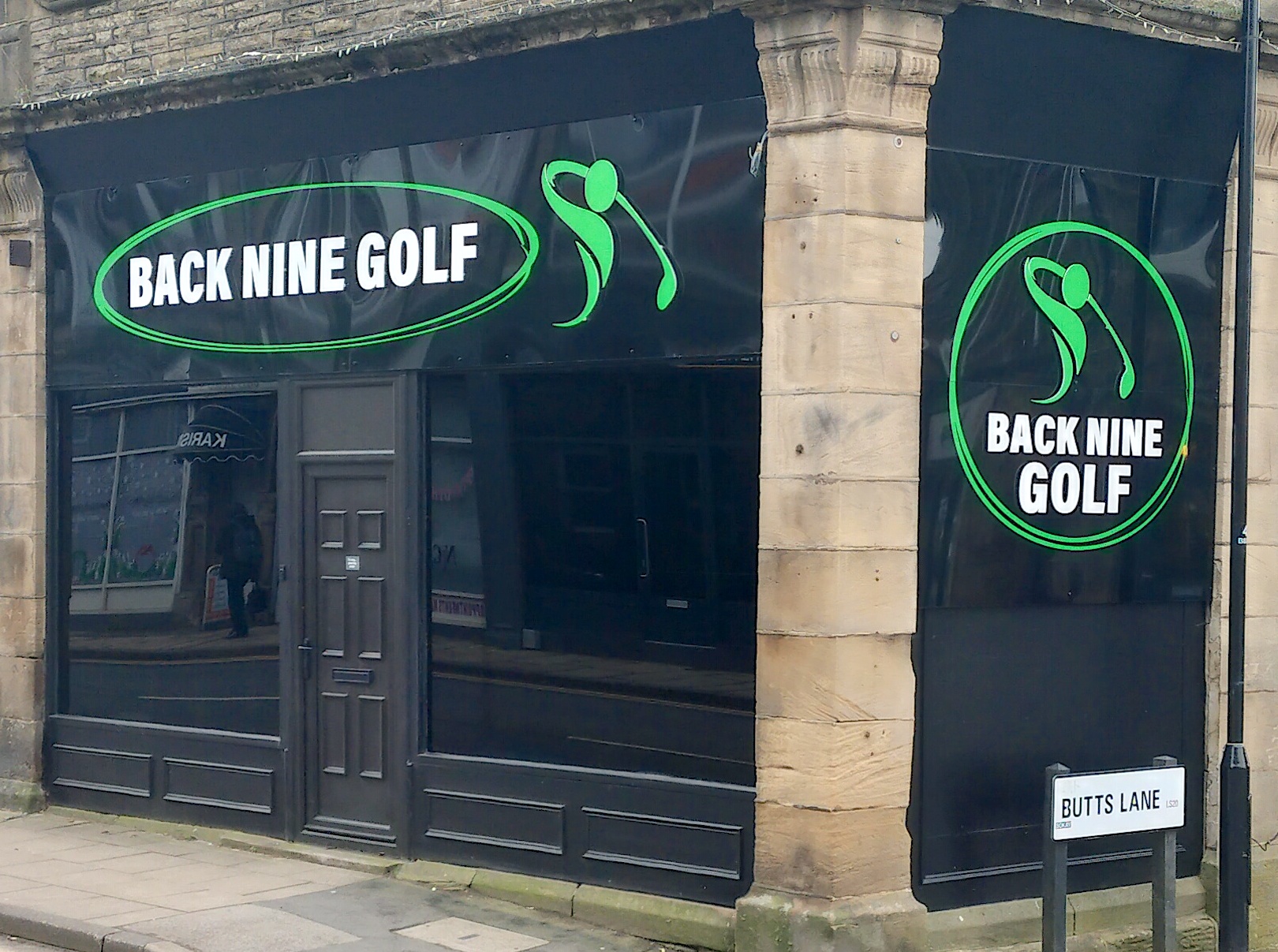 Contact form and addresses for both Back Nine Golf venues